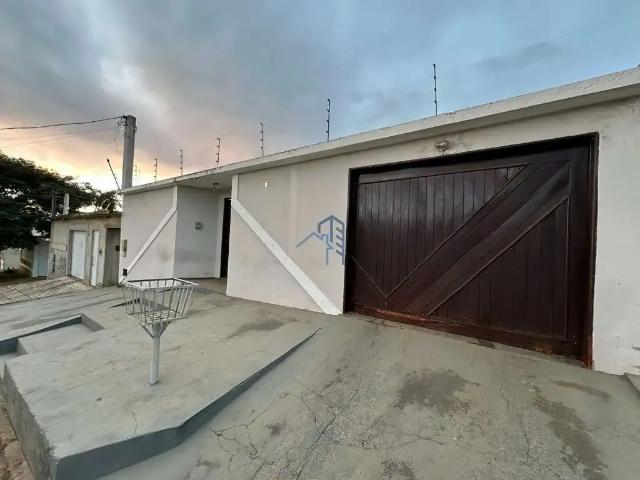 Casa / Sobrado para Venda em Vitória da Conquista/BA Alto Maron 3 Quartos