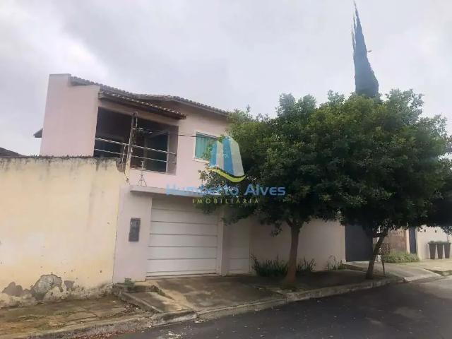 Casa / Sobrado para Venda em Vitória da Conquista/BA Alto Maron 4 Quartos