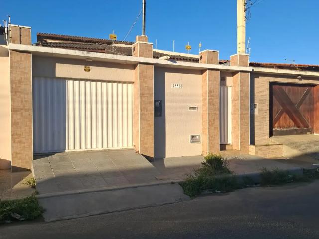 Casa / Sobrado para Venda em Vitória da Conquista/BA Candeias 3 Quartos