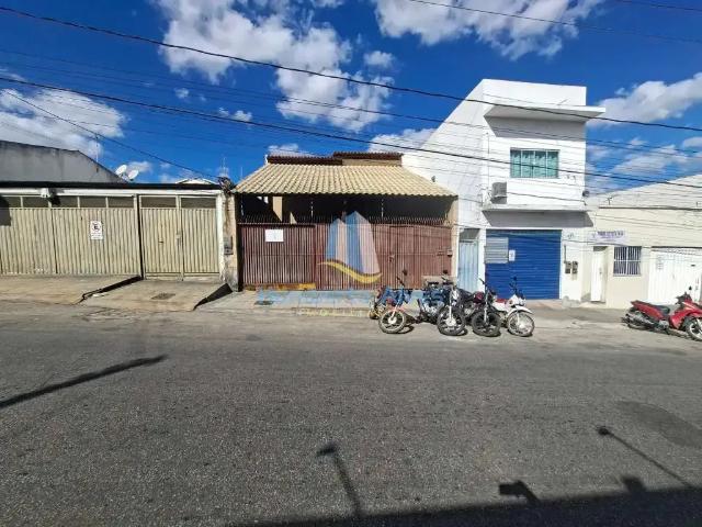 Casa / Sobrado para Venda em Vitória da Conquista/BA Centro 2 Quartos