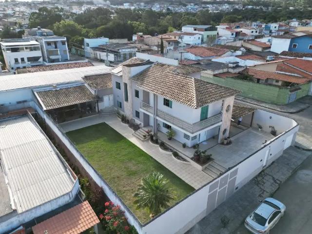 Casa / Sobrado para Venda em Vitória da Conquista/BA Cruzeiro 4 Quartos