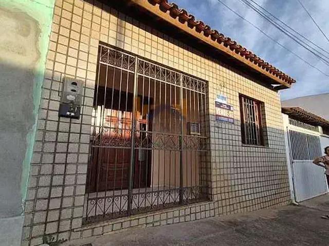 Casa / Sobrado para Venda em Vitória da Conquista/BA Guarani 3 Quartos