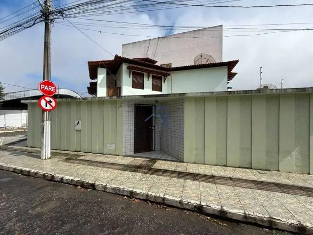 Casa / Sobrado para Venda em Vitória da Conquista/BA Recreio 3 Quartos
