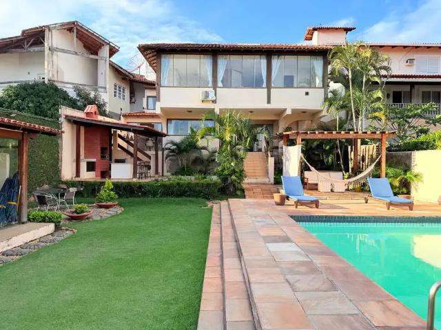 Casa / Sobrado para Venda em Vitória/ES Ilha do Boi 4 Quartos