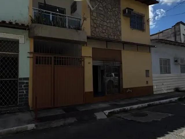 Casa / Sobrado para Venda em Vitória/ES Jucutuquara 3 Quartos