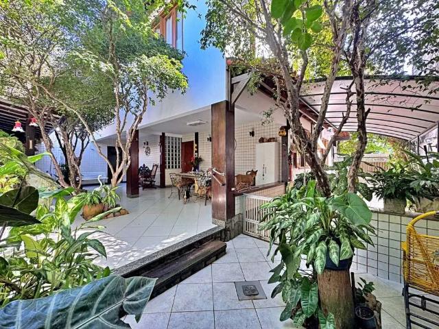 Casa / Sobrado para Venda em Vitória/ES Mata da Praia 4 Quartos