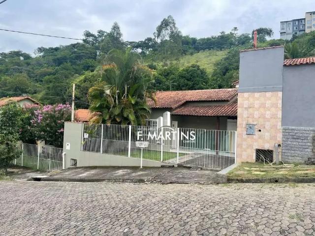 Casa / Sobrado para Venda em Volta Redonda/RJ Colina 4 Quartos