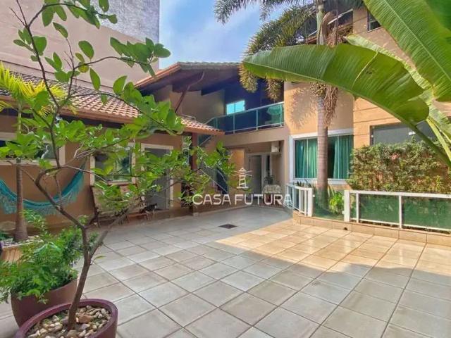 Casa / Sobrado para Venda em Volta Redonda/RJ Conforto 3 Quartos