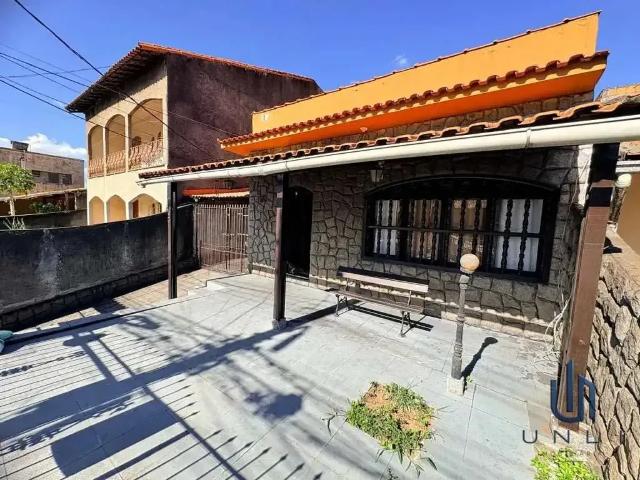 Casa / Sobrado para Venda em Volta Redonda/RJ Conforto 3 Quartos