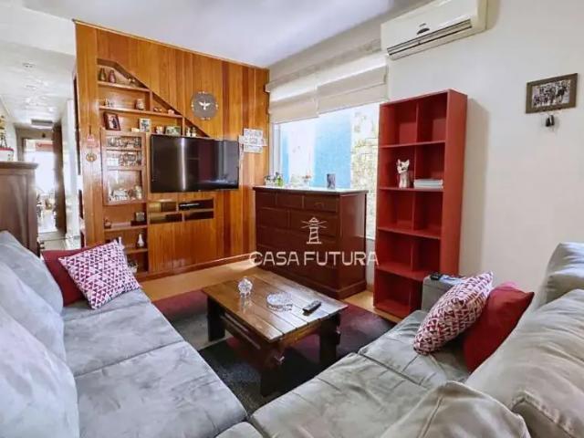Casa / Sobrado para Venda em Volta Redonda/RJ Conforto 4 Quartos