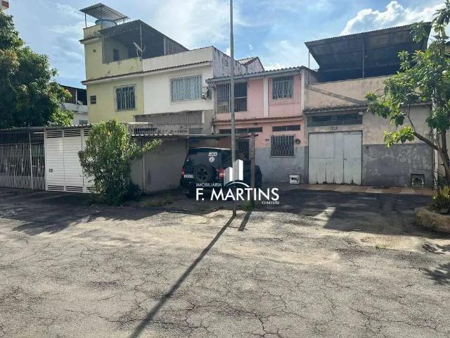 Casa / Sobrado para Venda em Volta Redonda/RJ Aterrado 3 Quartos