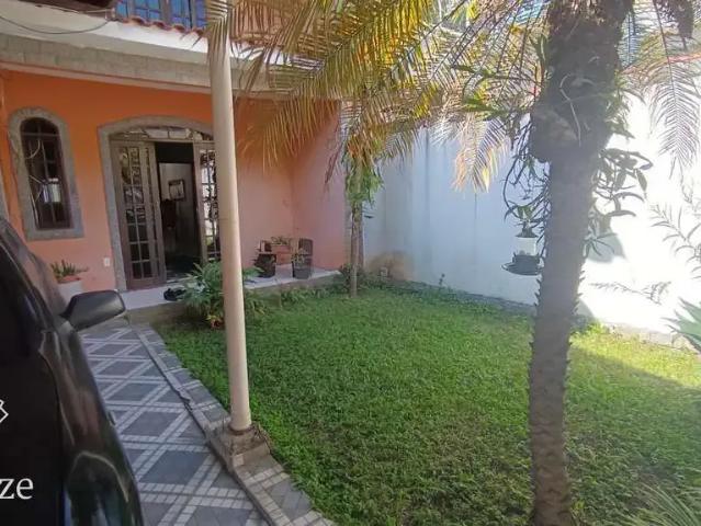 Casa / Sobrado para Venda em Volta Redonda/RJ Duzentos e Quarenta e Nove 3 Quartos