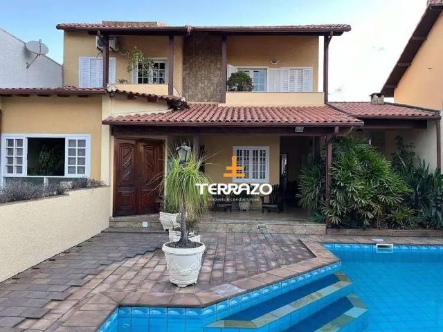 Casa / Sobrado para Venda em Volta Redonda/RJ Jardim Amália 4 Quartos
