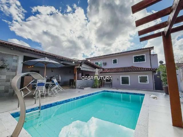 Casa / Sobrado para Venda em Volta Redonda/RJ Jardim Europa 6 Quartos