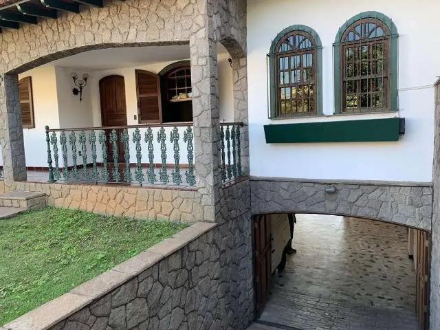 Casa / Sobrado para Venda em Volta Redonda/RJ São João 4 Quartos