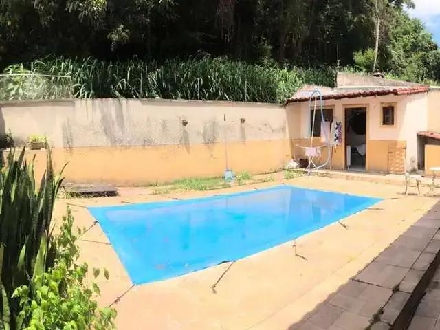 Casa / Sobrado para Venda em Volta Redonda/RJ Sessenta 4 Quartos