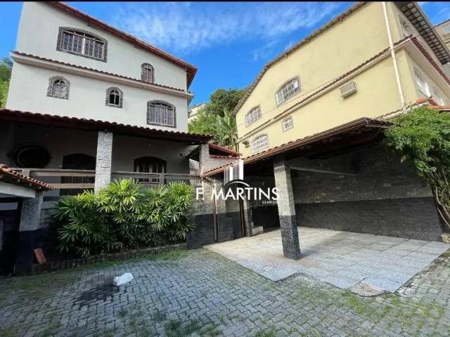 Casa / Sobrado para Venda em Volta Redonda/RJ Retiro 5 Quartos