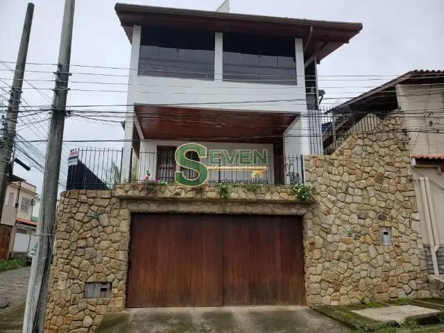 Casa / Sobrado para Venda em Volta Redonda/RJ Rústico 3 Quartos