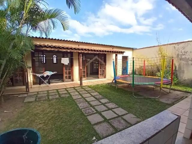 Casa / Sobrado para Venda em Volta Redonda/RJ Vila Mury 3 Quartos