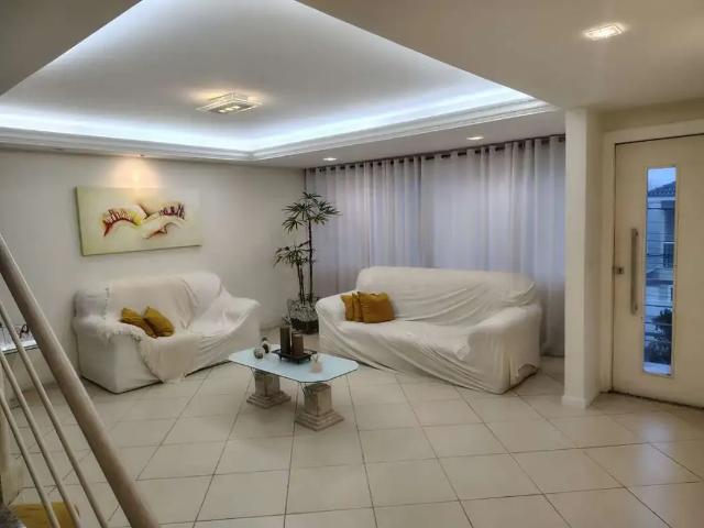 Casa / Sobrado para Venda em Volta Redonda/RJ Village Sul 4 Quartos