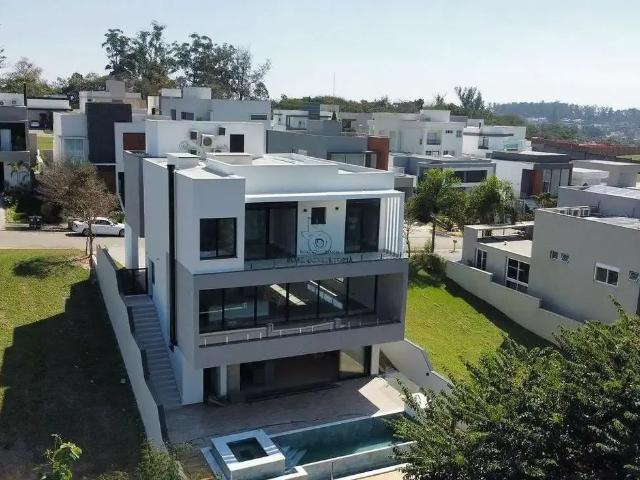 Casa / Sobrado para Venda em Votorantim/SP Alphaville Nova Esplanada 4 Quartos
