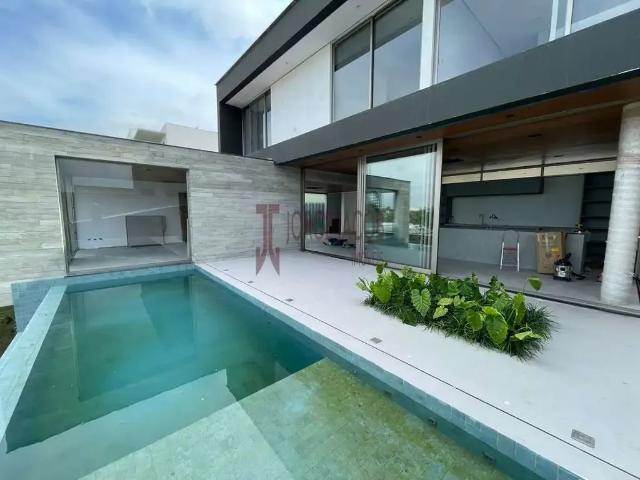 Casa / Sobrado para Venda em Votorantim/SP Alphaville Nova Esplanada 4 Quartos