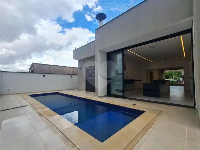 Casa / Sobrado para Venda em Votorantim/SP Alphaville Nova Esplanada 3 Quartos
