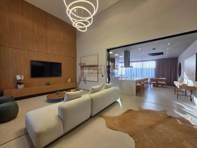 Casa / Sobrado para Venda em Votorantim/SP Alphaville Nova Esplanada 3 4 Quartos