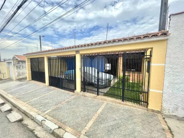 Casa / Sobrado para Venda em Votorantim/SP Parque Bela Vista 3 Quartos
