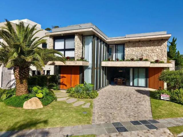 Casa / Sobrado para Venda em Xangri Lá/RS Atlântida 4 Quartos