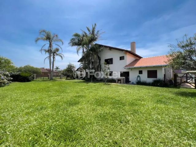 Casa / Sobrado para Venda em Xangri Lá/RS Centro 4 Quartos