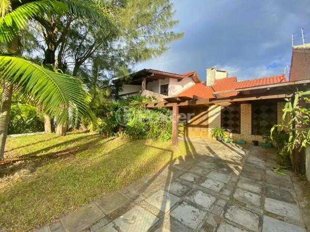 Casa / Sobrado para Venda em Xangri Lá/RS Centro 4 Quartos