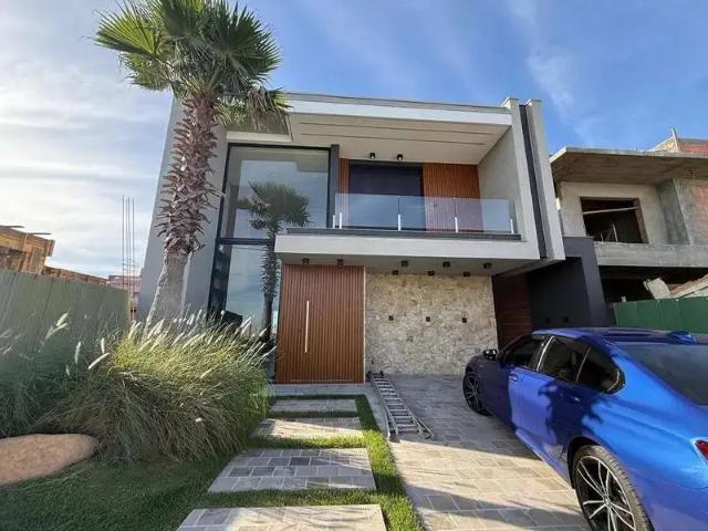 Casa / Sobrado para Venda em Xangri Lá/RS Centro 4 Quartos
