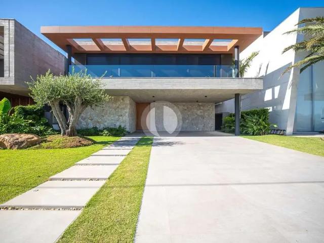 Casa / Sobrado para Venda em Xangri Lá/RS Centro 5 Quartos