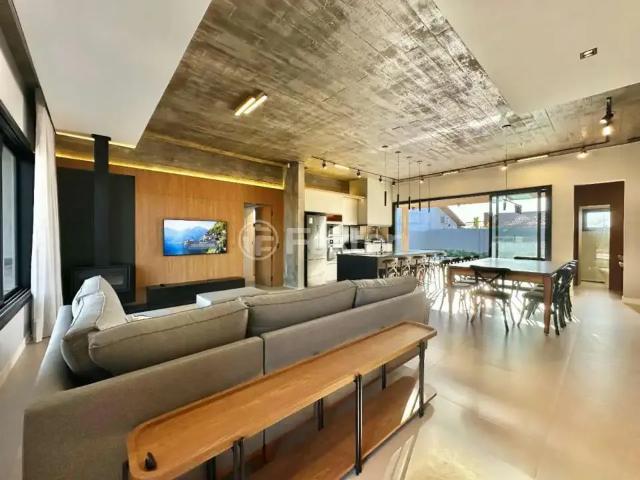 Casa / Sobrado para Venda em Xangri Lá/RS Centro 5 Quartos