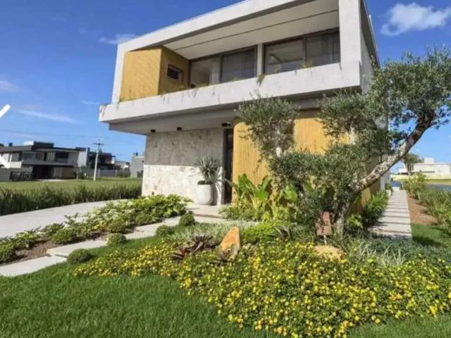 Casa / Sobrado para Venda em Xangri Lá/RS Centro 5 Quartos