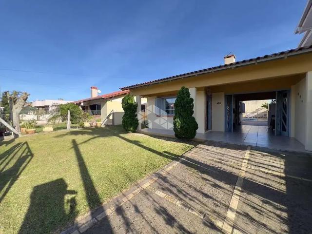 Casa / Sobrado para Venda em Xangri Lá/RS Rainha do Mar 4 Quartos
