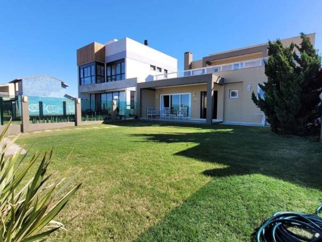 Casa / Sobrado para Venda em Xangri Lá/RS Rainha do Mar 6 Quartos