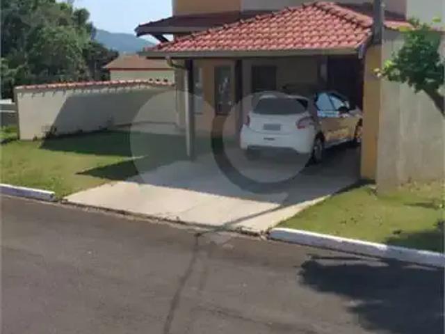 Casa / Sobrado para Venda em Águas de Lindóia/SP Centro 2 Quartos