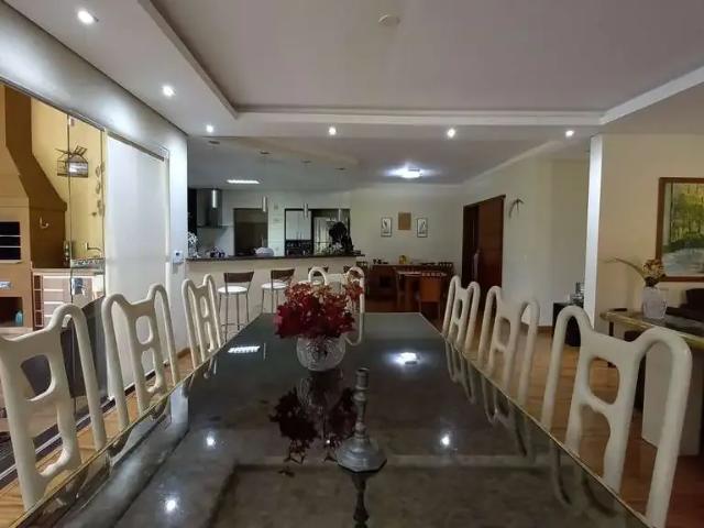Casa / Sobrado para Venda em Águas de Lindóia/SP Centro 5 Quartos