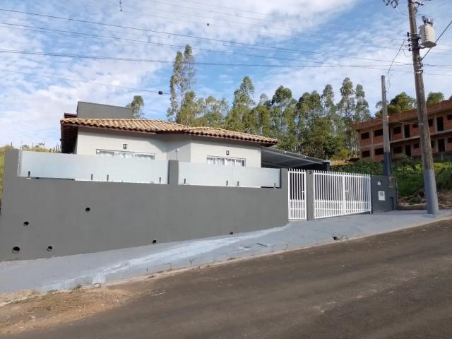 Casa / Sobrado para Venda em Águas de Lindóia/SP Jardim Monte Alegre 3 Quartos