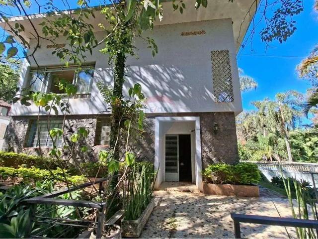 Casa / Sobrado para Venda em Águas de Lindóia/SP Jardim Paraíso 4 Quartos