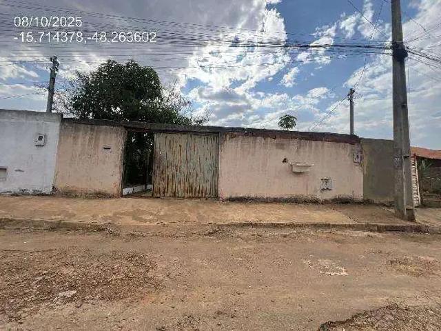 Casa / Sobrado para Venda em Águas Lindas de Goiás/GO Centro 2 Quartos