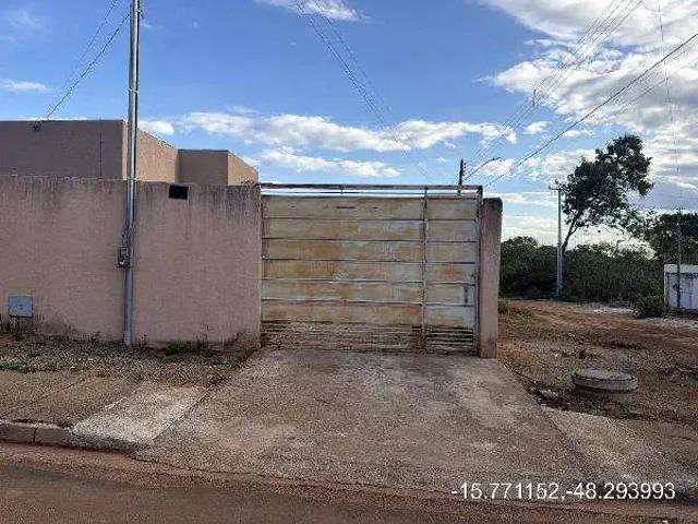 Casa / Sobrado para Venda em Águas Lindas de Goiás/GO Royal Parque 3 Quartos