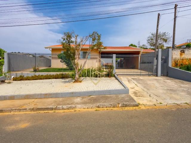 Casa / Sobrado para Venda em Almirante Tamandaré/PR Botiatuba 4 Quartos