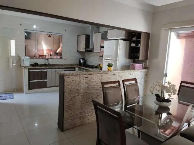 Casa / Sobrado para Venda em Américo Brasiliense/SP Centro 3 Quartos