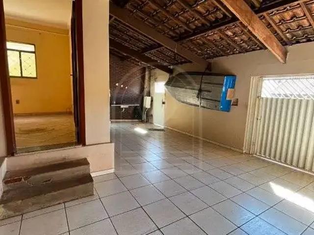 Casa / Sobrado para Venda em Américo Brasiliense/SP Centro 3 Quartos