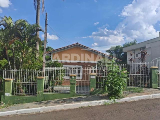 Casa / Sobrado para Venda em Analândia/SP Centro 3 Quartos