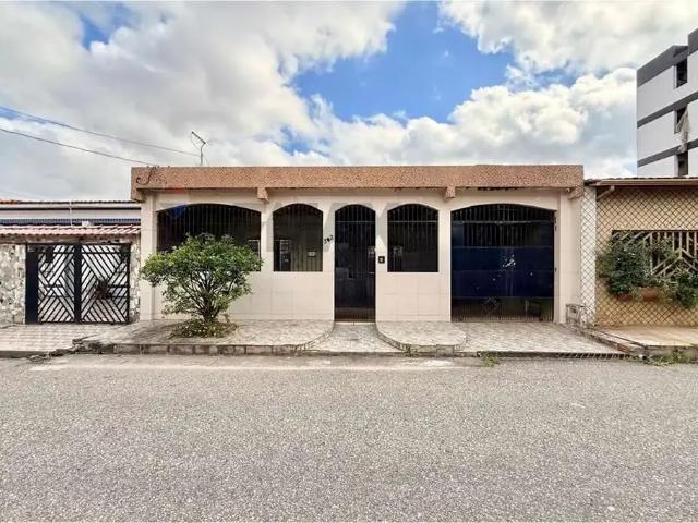 Casa / Sobrado para Venda em Ananindeua/PA Coqueiro 3 Quartos