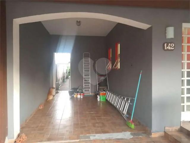 Casa / Sobrado para Venda em Angatuba/SP Centro 3 Quartos
